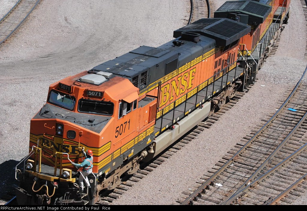 BNSF 5071